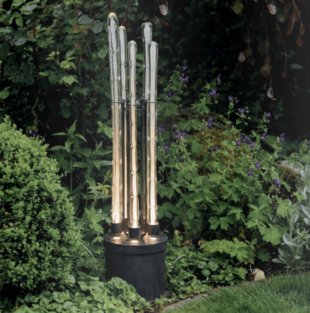 Originelle Gartenleuchte aus Glas und massivem Schmiedeseisen