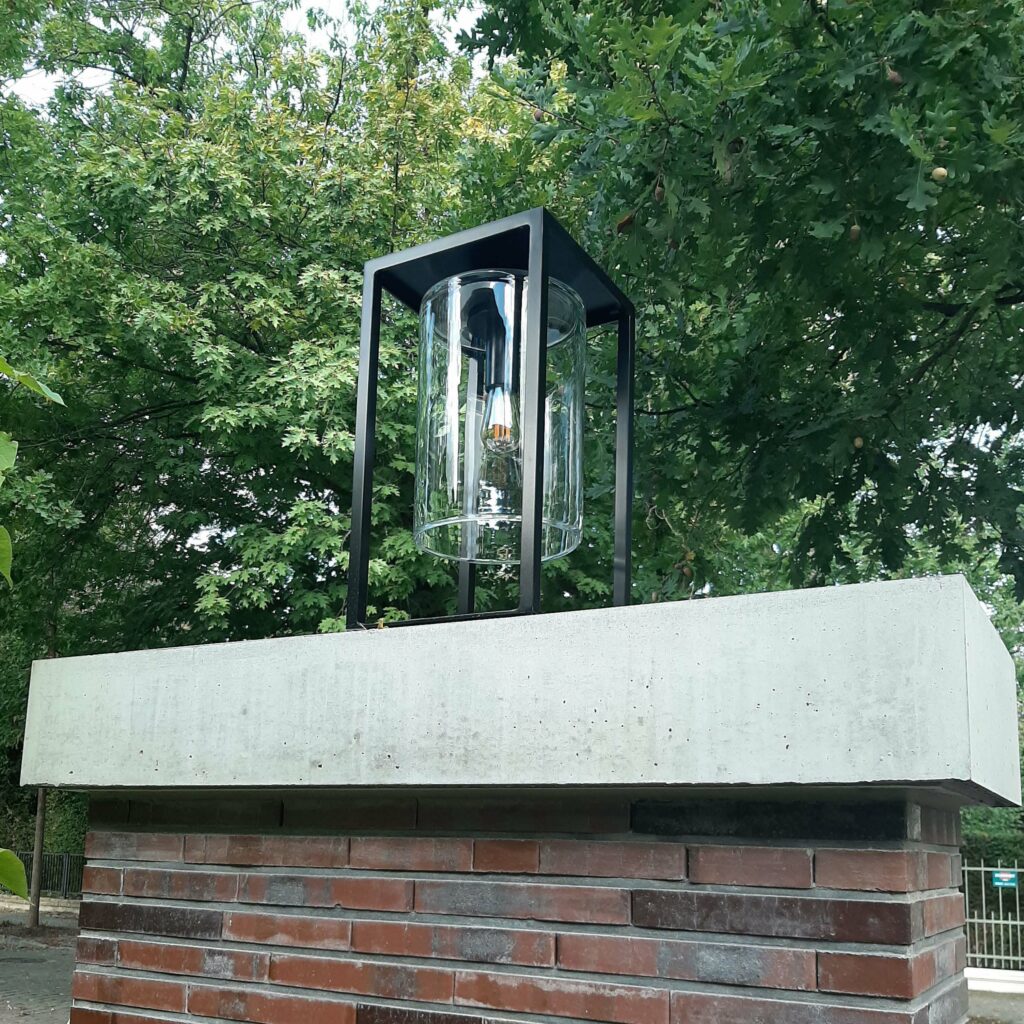 Moderne Tor Pfeiler Beleuchtung -stilvoll und universell