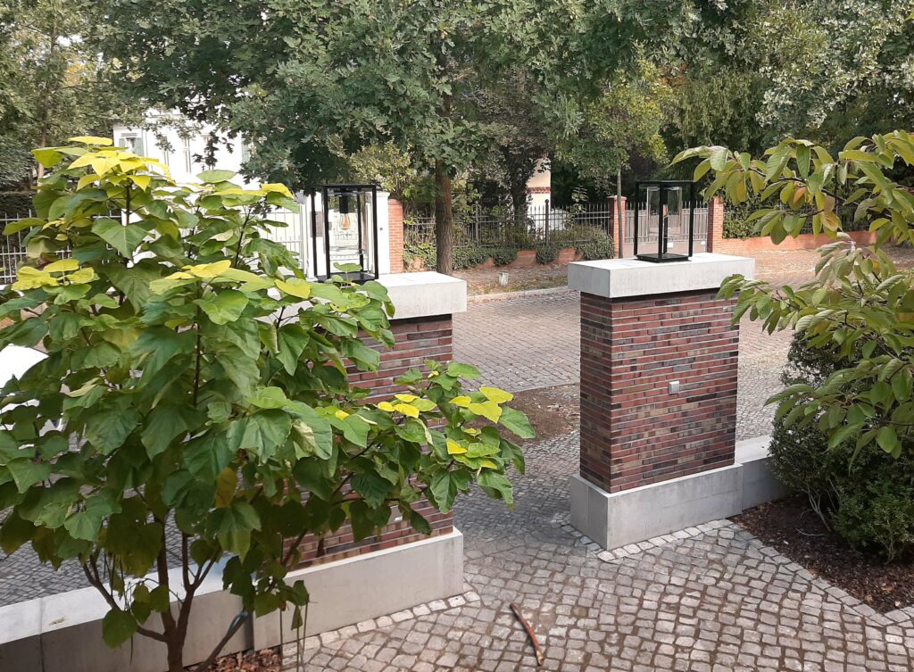 Moderne Tor Pfeiler Beleuchtung -stilvoll und universell