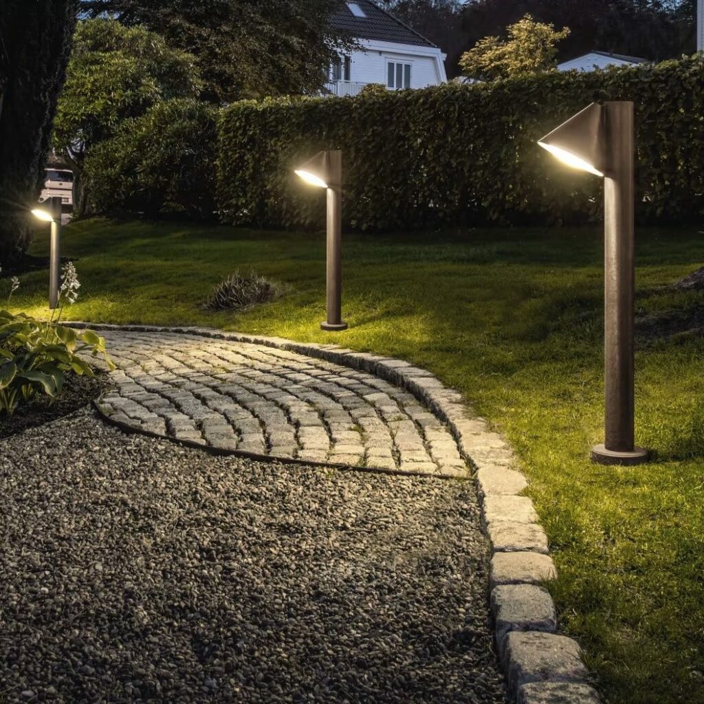 Kupfer Garten Wegleuchte mit Kegelschirm